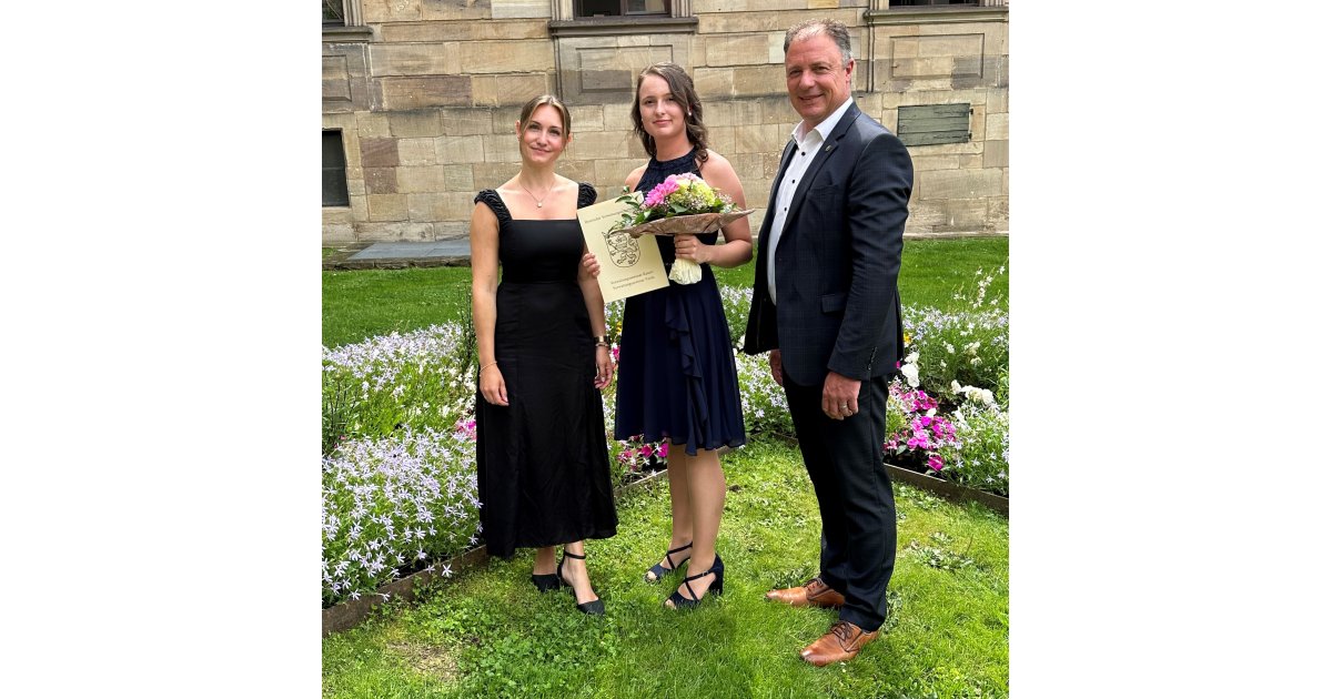 Prüfung zur Verwaltungsfachangestellten bestanden | Gemeinde Wildeck